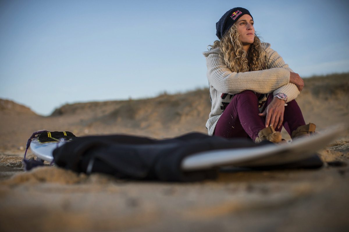 Immersion dans le surf de gros aux côtés de Justine Dupont
